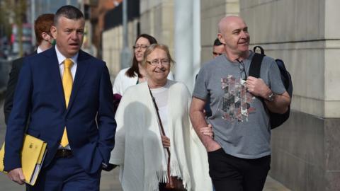 Joe McCann: Ex-paratroopers deny murdering Official IRA man - BBC News