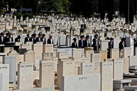 Israel crush: Netanyahu promises inquiry as first victims are buried ...