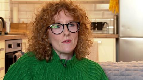 Leasehold flats: 'I wish I had never touched them' - BBC News