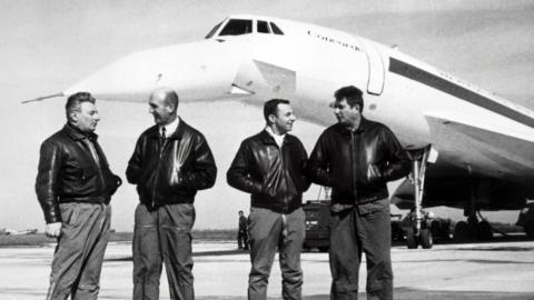 Andre Turcat, pilot who flew first Concorde, dies aged 94 - BBC News