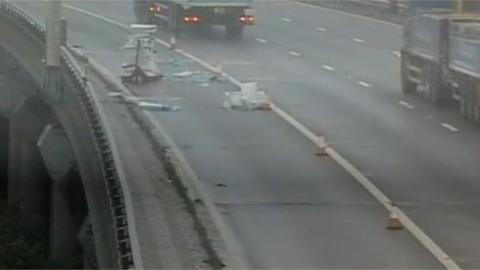 Fish spill sees fins go wrong for M6 drivers - BBC News