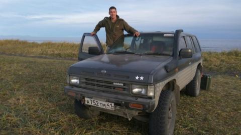 Ukraine war: The Russians snitching on colleagues and strangers - BBC News