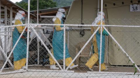 Ebola: 'Fear, denial and fatigue fuelling outbreak' - BBC News