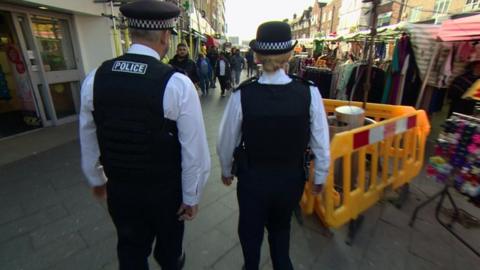Met Police: Communities traumatised by stop and search - BBC News