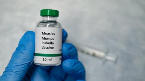 Measles makes body 'forget' how to fight infection - BBC News