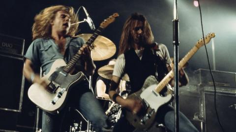 Obituary: Rick Parfitt - BBC News