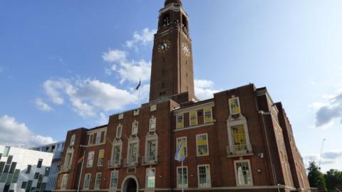 Barking and Dagenham London Borough Council - BBC News