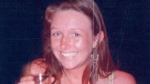 The 20-year-hunt for double murder fugitive Kevin Parle - BBC News