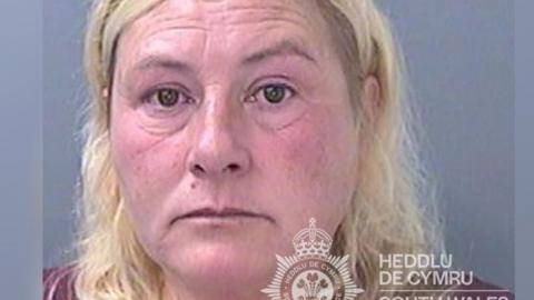 Lewis Edwards: Mum jailed for helping paedophile police officer - BBC News