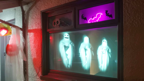 Witchy windows: Scots decorate homes for Halloween - BBC News