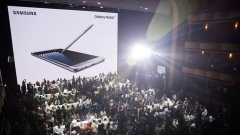 Samsung recalls Note 7 flagship over explosive batteries - BBC News