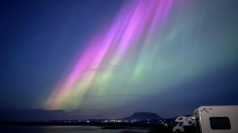 Northern Lights over Northern Ireland and Republic of Ireland - BBC News
