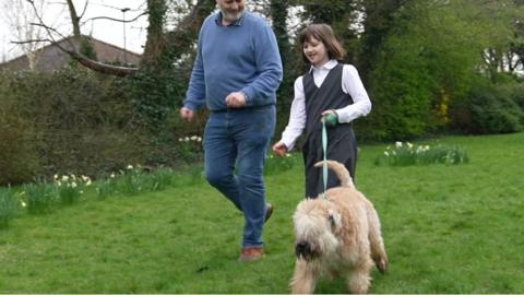 Pictures: HMS Queen Elizabeth arrives in Portsmouth - BBC Newsround