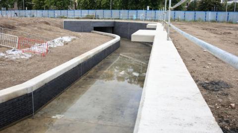 River Lea re-routed around new Luton Town football stadium - BBC News