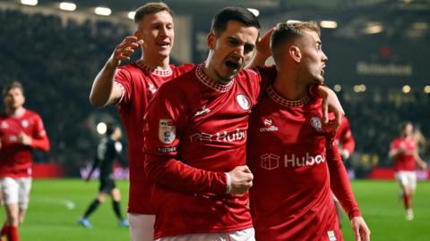 EFL preview: Title showdown and great escape brewing - BBC Sport