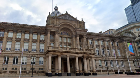 Birmingham council housing waiting list could close - BBC News
