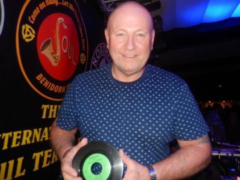 Northern Soul: Warning for thieves who took £250k of rare vinyl - BBC News