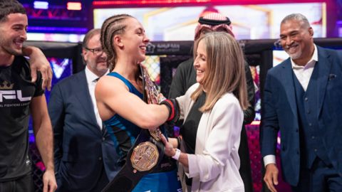 MMA: Dakota Ditcheva stops Taila Santos to become first British woman ...