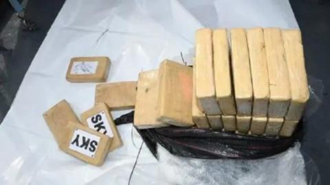 Men jailed over Cornwall boat chase cocaine plot - BBC News