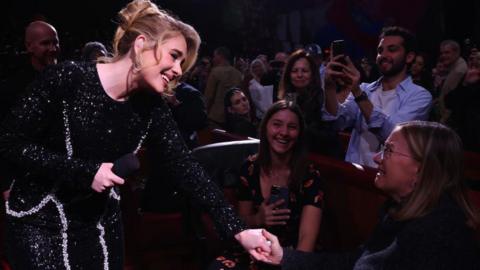 Adele: Superstar cries as she ends her Las Vegas residency - BBC News