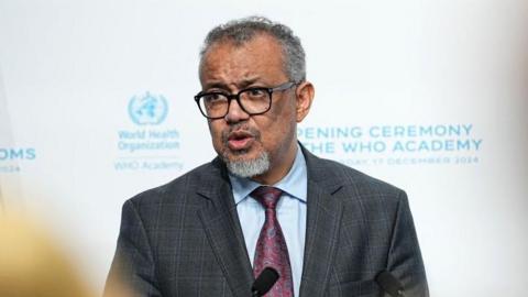 UN health chief at Yemen airport during Israeli air strikes - BBC News