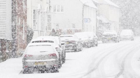 UK weather: Snow hits England and Wales as forecasters warn of ice ...