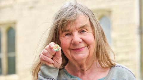 Zog 50p created by Royal Mint to mark 15th anniversary - BBC News