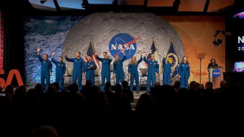 Nasa reveals 10 new astronauts for missions to the Moon and Mars - BBC ...