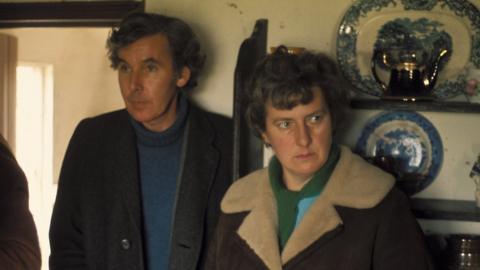 Suffolk nature writer Ronald Blythe dies aged 100 - BBC News