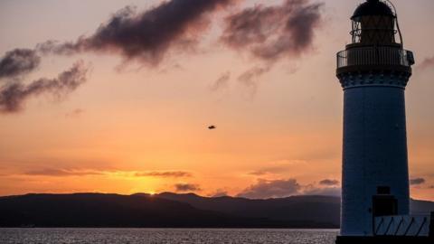 In pictures: Summer solstice across Scotland - BBC News