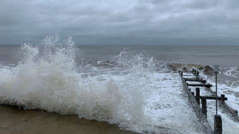 In Pictures: Storm Babet batters England - BBC News