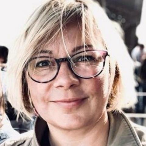 Hove woman killed in crash touched many lives - tribute - BBC News