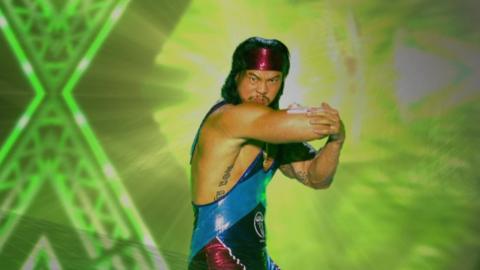 Gladiators: The referee who is also a firefighter - BBC News