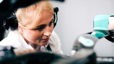 Formula 1: The women driving motor racing forward - BBC News