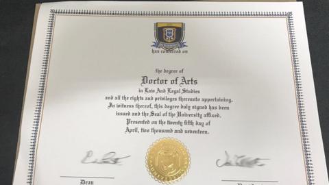 'Staggering' trade in fake degrees revealed - BBC News