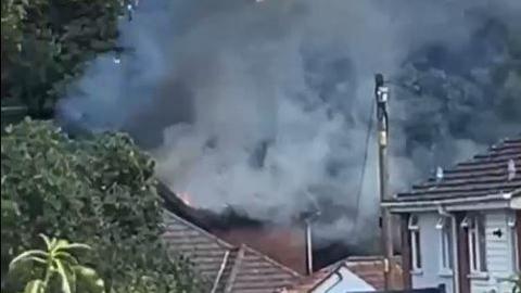 Fire in Devizes: Two separate blazes send smoke plumes over town - BBC News