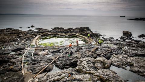 Mousehole Rock Pool swimming spot given new lease of life - BBC News