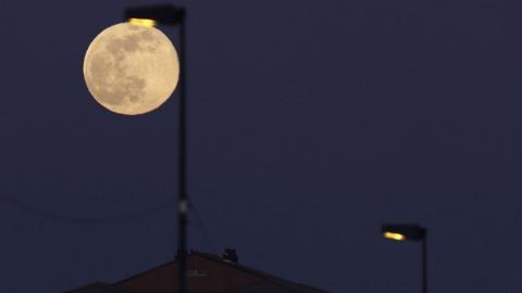 Full Snow Moon: What is a Full Snow Moon? - BBC Newsround