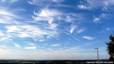 Cloud-busting: Mare's tails - BBC Weather
