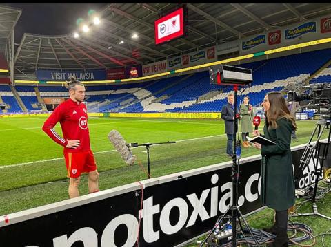 3 Llun: Lluniau pwysicaf Sioned Dafydd - BBC Cymru Fyw