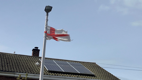 Shropshire Council to remove unauthorised flags from streets - BBC News