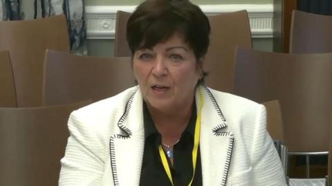 Nurses' pay: RCN to begin balloting members for strike action - BBC News