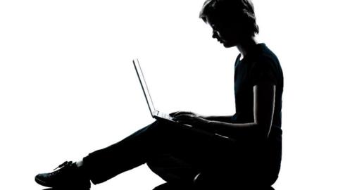 Teen hackers study considers link to addiction - BBC News