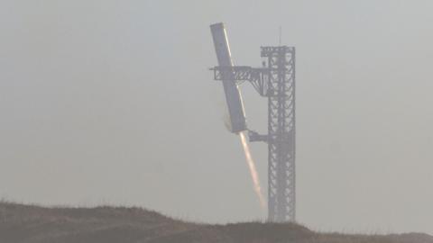 New SpaceX rocket launch: Spacecraft lost but booster 'caught' - BBC ...