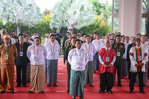၂၀၂၅ နိုဝင်ဘာ ၁၈ ရက် ဘီဘီစီသတင်းများတိုက်ရိုက်တင်ဆက်မှု - KNU ဥက္ကဋ္ဌဟောင်း စောမူတူးစေးဖိုးကို ...