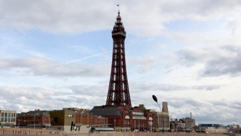 Blackpool Tower 'fire' was fluttering orange netting - BBC News