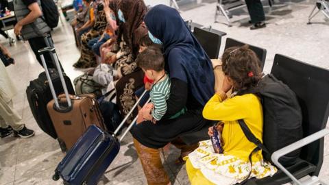 Government introduces a new plan to stop migrants coming to the UK ...