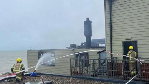 Fareham: Fire-destroyed Osborne View pub set for £6.5m rebuild - BBC News