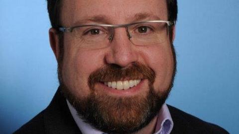 Heads warn MPs of teacher shortage - BBC News