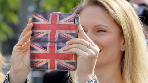 Mobile roaming charges in Europe: What you need to know - BBC News